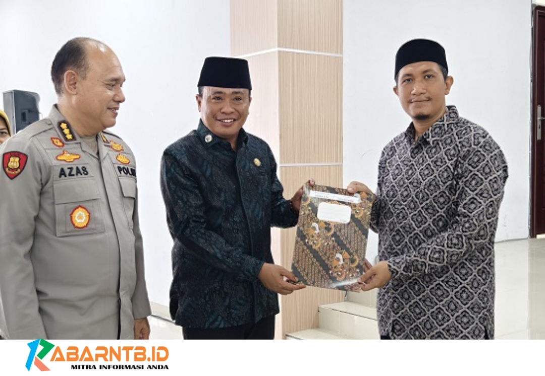 Kanwil Kemenag NTB Bersama Polda NTB Menyerahkan 606 SK ASN Kemenag Se Pulau Lombok Tahun 2025 ...